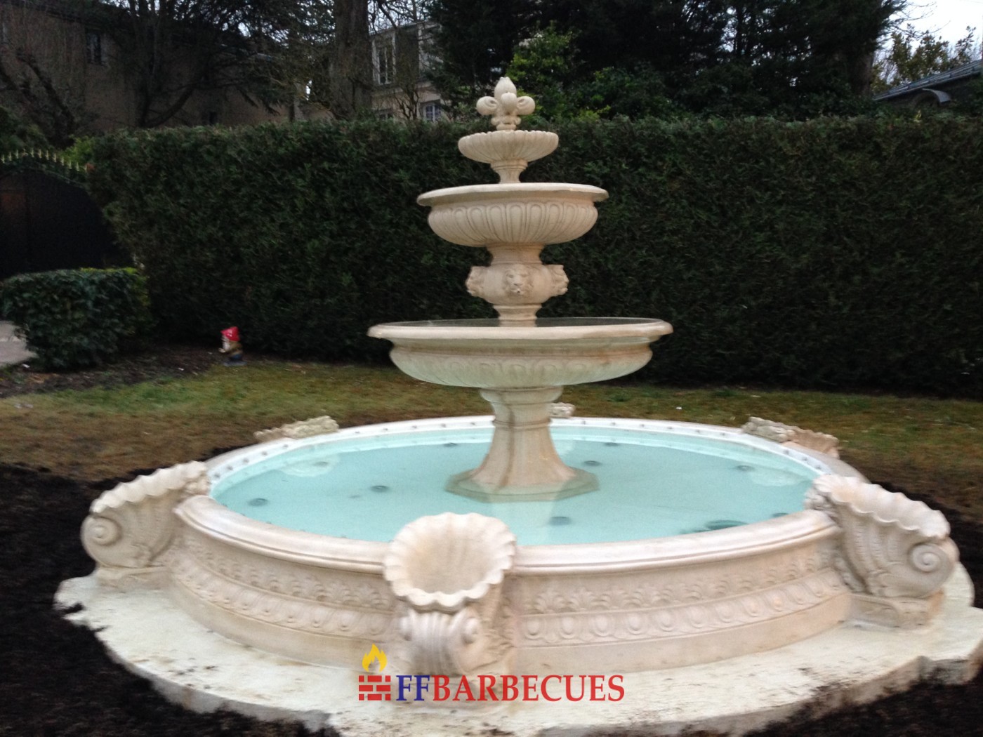 FONTAINE BASSIN ROND EN PIERRE RECONSTITUÉE LUMIÈRE-F – FFBarbecues
